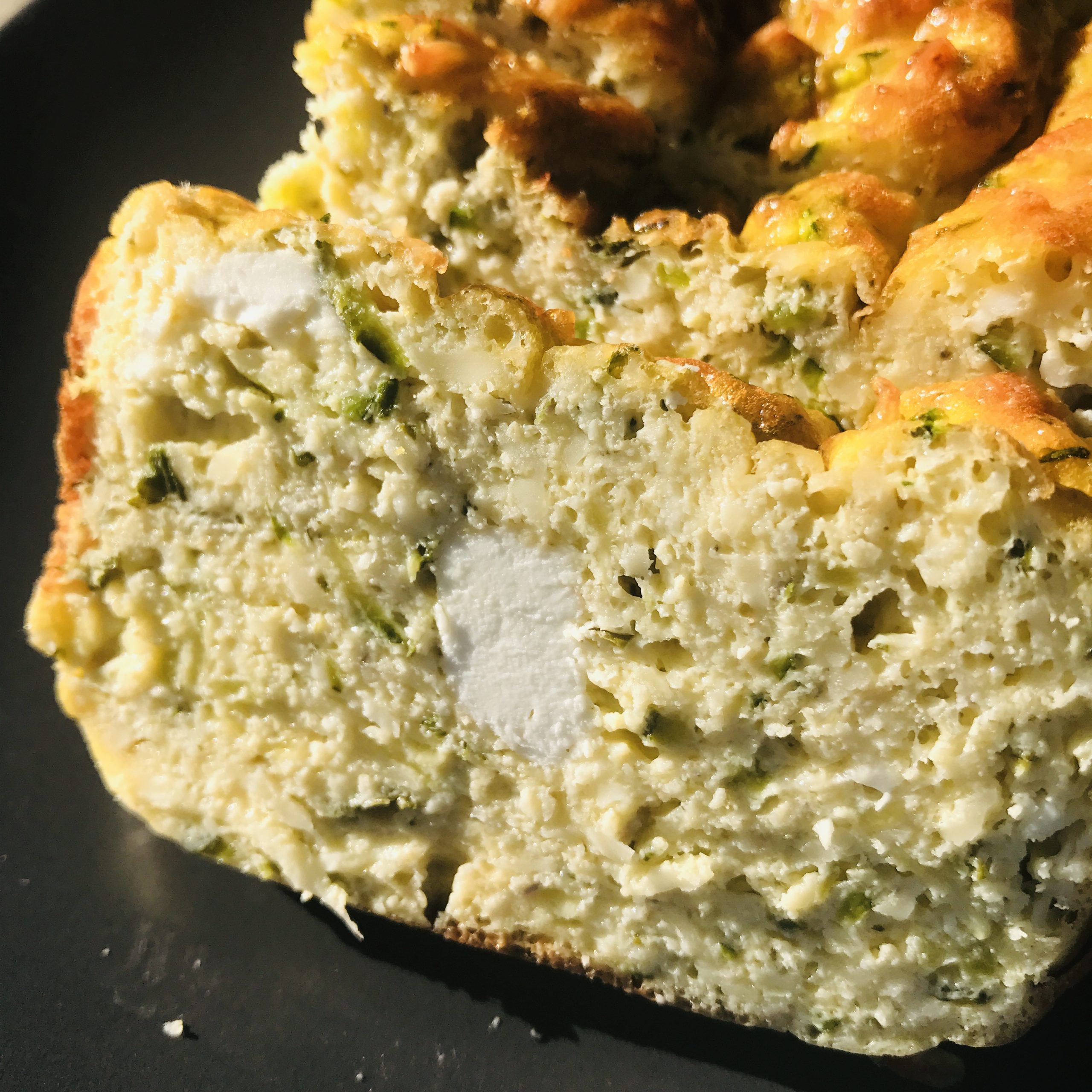 Cake courgettes féta basilic